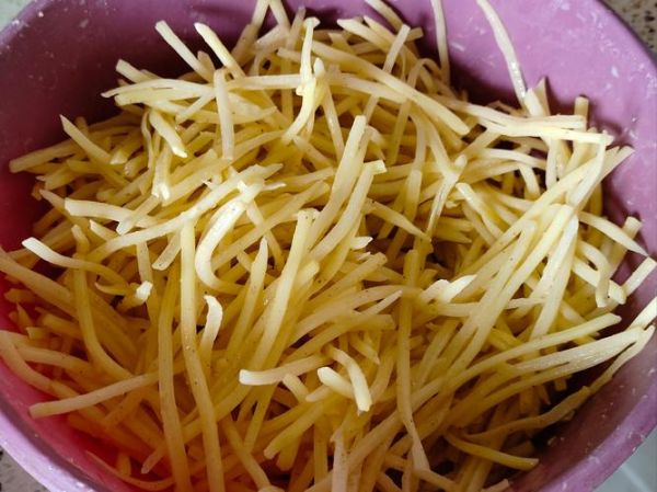 干煸土豆丝怎么做_干煸土豆丝用不用焯水-第2张图片-山城妙识 干煸土豆丝怎么做_干煸土豆丝用不用焯水-第2张图片-山城妙识