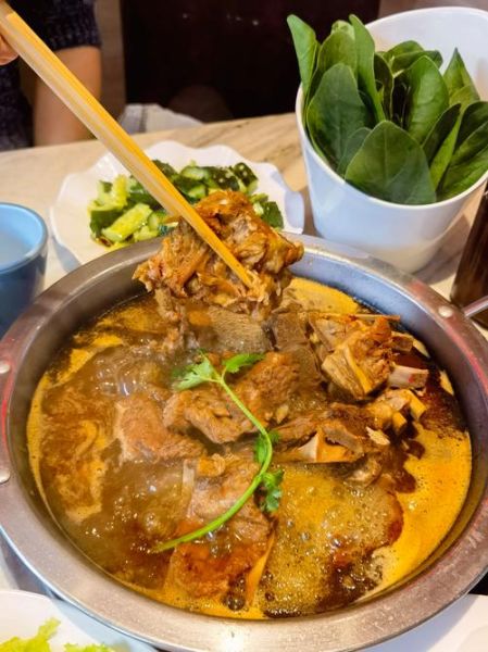 羊蝎子火锅配菜有哪些_哪些配菜最经典-第1张图片-山城妙识