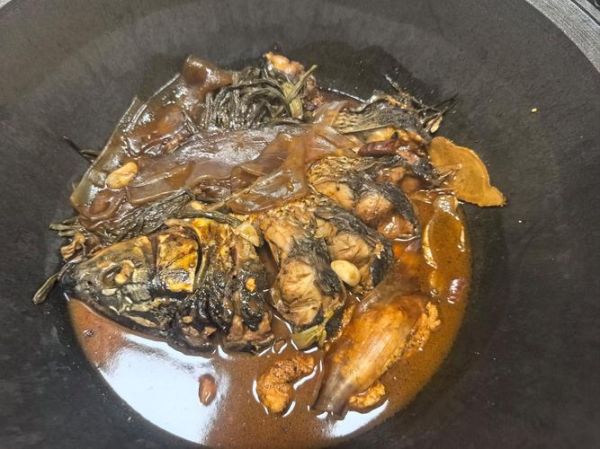 铁锅炖鱼怎么做_铁锅炖鱼需要炖多久-第2张图片-山城妙识 铁锅炖鱼怎么做_铁锅炖鱼需要炖多久-第2张图片-山城妙识