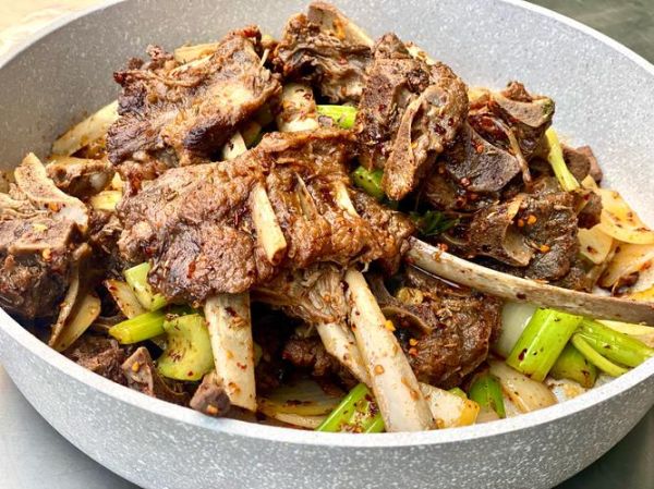 羊蝎子火锅怎么做_羊蝎子火锅底料配方-第2张图片-山城妙识 羊蝎子火锅怎么做_羊蝎子火锅底料配方-第2张图片-山城妙识