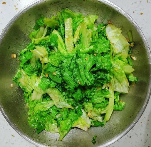 凉拌生菜球怎么做_生菜球凉拌需要焯水吗-第1张图片-山城妙识