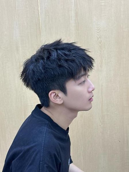 蚂蚱烫发型男适合什么脸型_蚂蚱烫发型男怎么打理-第3张图片-山城妙识 蚂蚱烫发型男适合什么脸型_蚂蚱烫发型男怎么打理-第3张图片-山城妙识