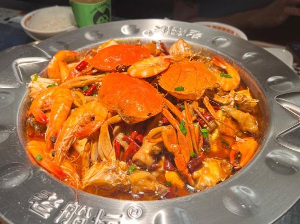 肉蟹煲里面都有什么食材_肉蟹煲配料清单-第1张图片-山城妙识