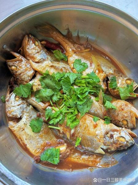 家常炖黄花鱼炖茄子怎么做_黄花鱼炖茄子用不用先煎-第1张图片-山城妙识