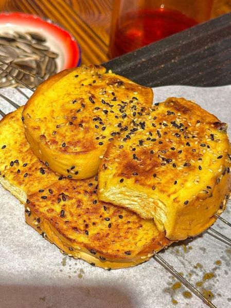 烧烤店烤面包怎么做_烤面包为什么外焦里嫩-第1张图片-山城妙识