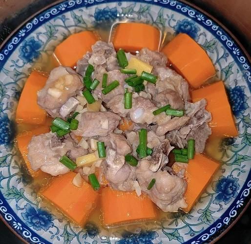 胡萝卜怎么炒好吃_胡萝卜炖排骨怎么做-第1张图片-山城妙识