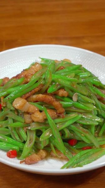 四季豆炒肉怎么炒好吃_四季豆炒肉要不要焯水-第3张图片-山城妙识 四季豆炒肉怎么炒好吃_四季豆炒肉要不要焯水-第3张图片-山城妙识