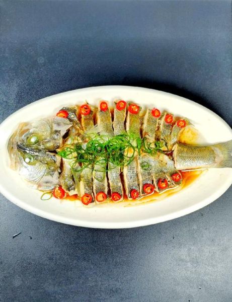 最简单的做鱼方法有哪些_新手零失败清蒸鲈鱼-第1张图片-山城妙识