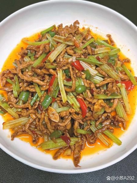 芹菜炒肉丝怎么炒好吃_芹菜炒肉丝做法窍门-第3张图片-山城妙识
