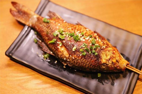 碳烤鲫鱼怎么腌制_碳烤鲫鱼要烤多久-第2张图片-山城妙识