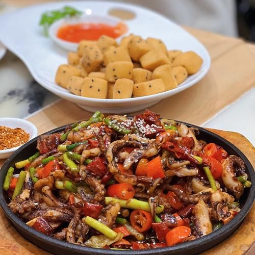 川菜铁板牛肉怎么做_铁板牛肉腌制多久才嫩-第2张图片-山城妙识