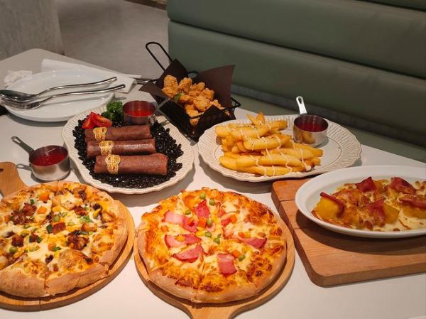 披萨上面放哪些配菜_经典搭配与创意推荐-第1张图片-山城妙识 披萨上面放哪些配菜_经典搭配与创意推荐-第1张图片-山城妙识