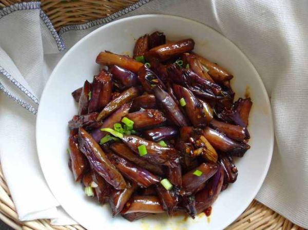 油闷茄子怎么做才好吃_油闷茄子需要焯水吗-第3张图片-山城妙识