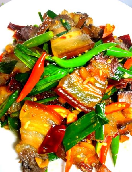 炒腊肉要焯水吗_腊肉焯水正确方法-第1张图片-山城妙识 炒腊肉要焯水吗_腊肉焯水正确方法-第1张图片-山城妙识