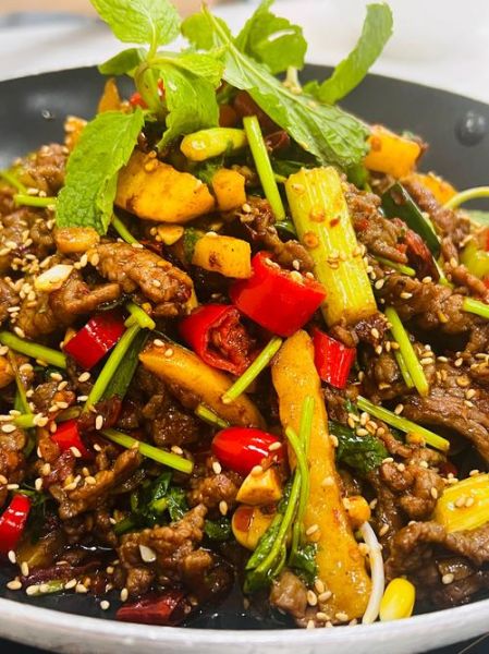 干锅牛肉怎么做_干锅牛肉的家常做法-第1张图片-山城妙识