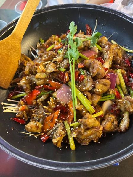 干锅牛蛙怎么做_干锅牛蛙需要焯水吗-第2张图片-山城妙识