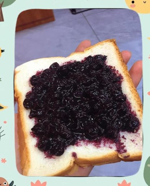 蓝莓酱怎么吃最好吃_蓝莓酱可以做什么甜品-第3张图片-山城妙识 蓝莓酱怎么吃最好吃_蓝莓酱可以做什么甜品-第3张图片-山城妙识