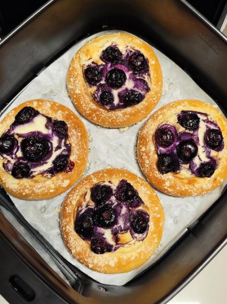 蓝莓酱怎么吃最好吃_蓝莓酱可以做什么甜品-第1张图片-山城妙识 蓝莓酱怎么吃最好吃_蓝莓酱可以做什么甜品-第1张图片-山城妙识