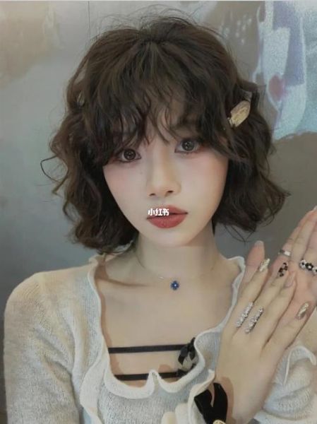 蛋卷头和羊毛卷的区别_哪个更适合圆脸-第2张图片-山城妙识 蛋卷头和羊毛卷的区别_哪个更适合圆脸-第2张图片-山城妙识