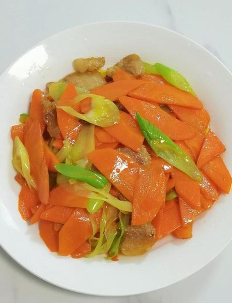胡萝卜炒肉怎么炒好吃_胡萝卜炒肉的家常做法-第1张图片-山城妙识 胡萝卜炒肉怎么炒好吃_胡萝卜炒肉的家常做法-第1张图片-山城妙识