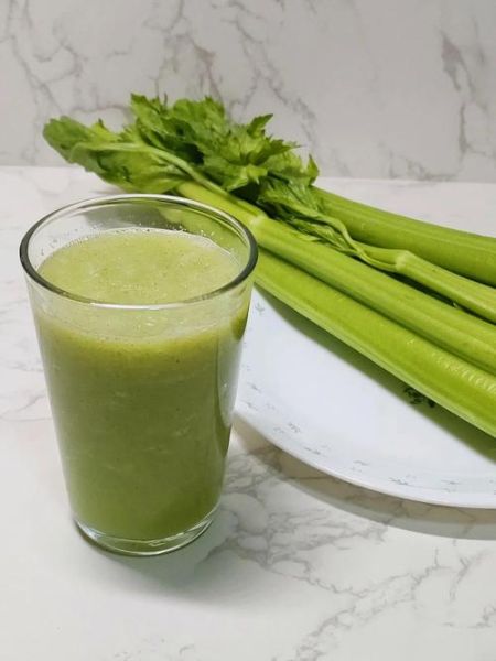 芹菜汁怎么榨好喝_芹菜汁做法窍门-第2张图片-山城妙识 芹菜汁怎么榨好喝_芹菜汁做法窍门-第2张图片-山城妙识