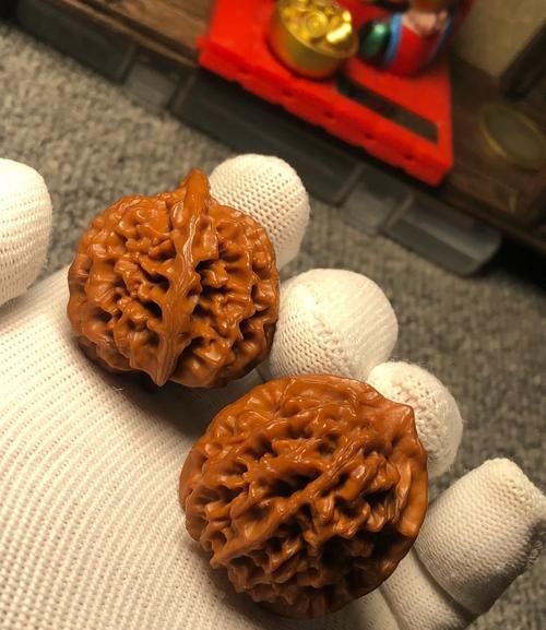 闷尖狮子头是什么_闷尖狮子头怎么盘玩-第1张图片-山城妙识