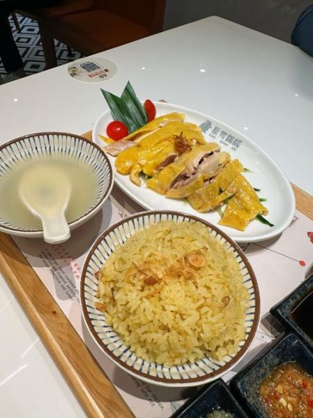 海南鸡饭黄米饭怎么做_黄米饭颜色秘诀-第1张图片-山城妙识