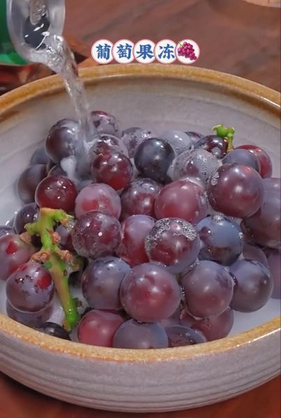 白凉粉怎么做葡萄果冻_葡萄果冻凝固失败怎么办-第1张图片-山城妙识