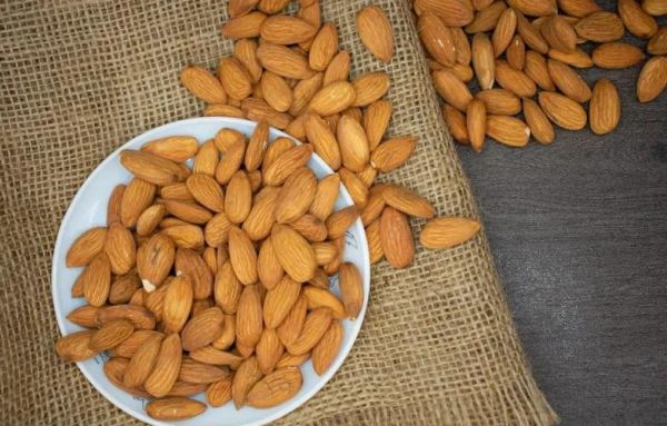 美国大杏仁是什么_和巴旦木区别-第2张图片-山城妙识