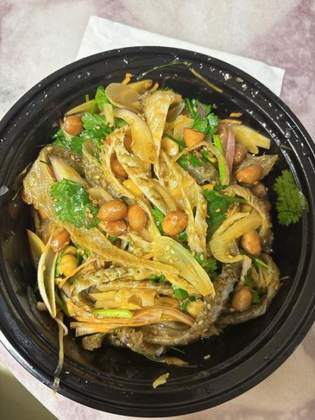 酸辣鱼皮怎么做_酸辣鱼皮热量高吗-第1张图片-山城妙识 酸辣鱼皮怎么做_酸辣鱼皮热量高吗-第1张图片-山城妙识