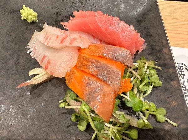 生鱼片的营养价值_生鱼片的功效与作用-第3张图片-山城妙识 生鱼片的营养价值_生鱼片的功效与作用-第3张图片-山城妙识