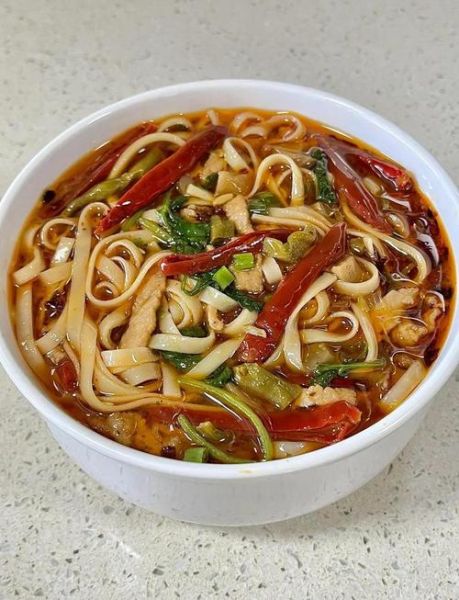 香辣肉丝面怎么做_香辣肉丝面热量高吗-第2张图片-山城妙识