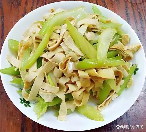 芹菜炒豆腐怎么做_芹菜炒豆腐需要焯水吗-第2张图片-山城妙识 芹菜炒豆腐怎么做_芹菜炒豆腐需要焯水吗-第2张图片-山城妙识