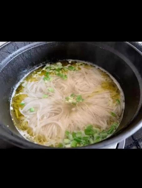 鸡汤面的鸡汤怎么熬制_家庭版高汤秘诀-第3张图片-山城妙识 鸡汤面的鸡汤怎么熬制_家庭版高汤秘诀-第3张图片-山城妙识