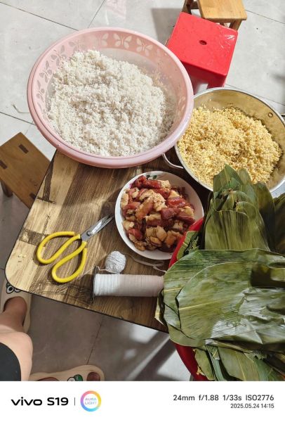 广西包粽子视频教程_广西粽子怎么包-第3张图片-山城妙识