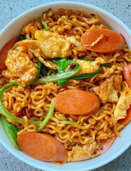 鸡蛋炒面怎么做_家常鸡蛋炒面做法大全-第1张图片-山城妙识