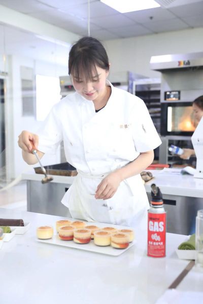 西餐西点培训哪家好_学多久能开店-第2张图片-山城妙识