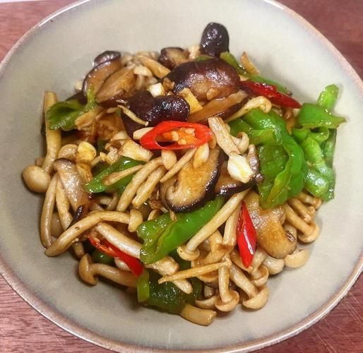 圆头小蘑菇怎么炒着好吃_圆头小蘑菇炒多久才脆嫩-第1张图片-山城妙识