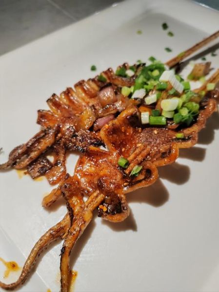 街边烧烤鱿鱼怎么做_烤鱿鱼不腥秘诀-第3张图片-山城妙识