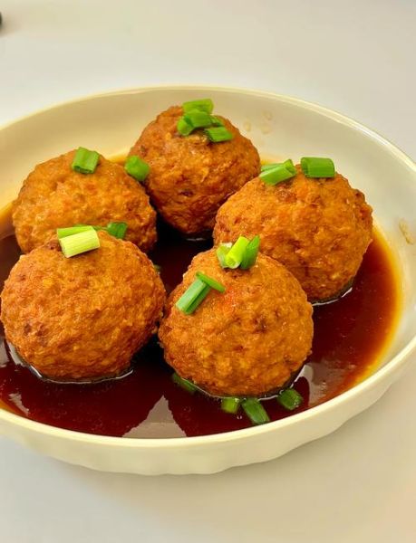 杭州狮子头怎么做_正宗做法秘诀-第1张图片-山城妙识 杭州狮子头怎么做_正宗做法秘诀-第1张图片-山城妙识