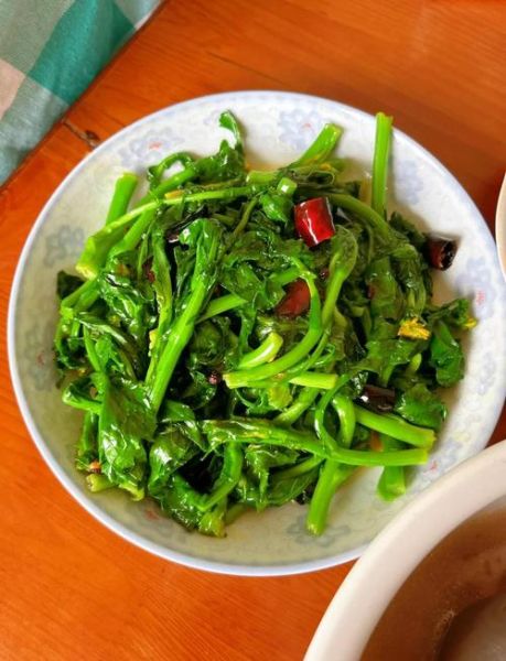 素炒油菜怎么做好吃_油菜炒几分钟才脆嫩-第2张图片-山城妙识