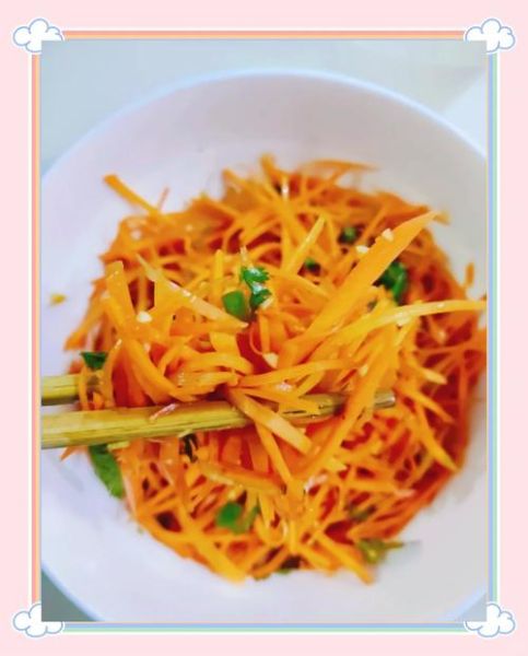 凉拌胡萝卜丝怎么做好吃_凉拌胡萝卜丝需要焯水吗-第1张图片-山城妙识