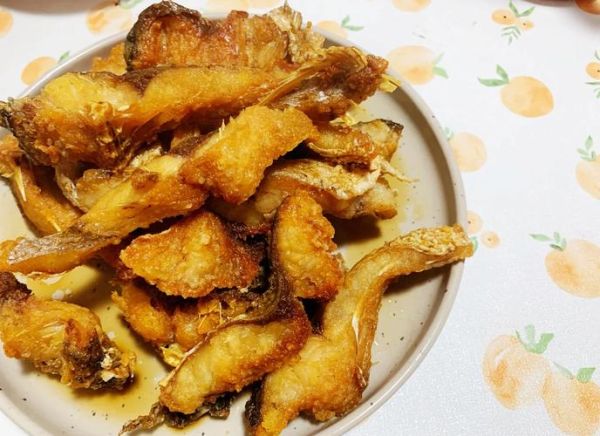 酥骨鱼怎么做_正宗酥骨鱼做法-第2张图片-山城妙识