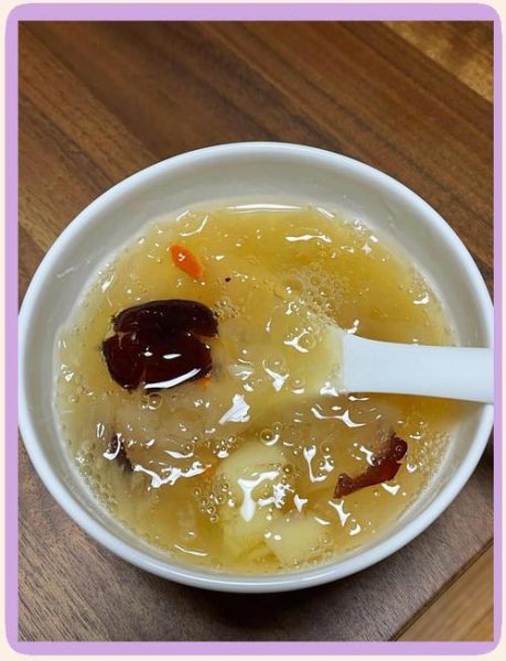 银耳莲子羹的配料有哪些_银耳莲子羹做法步骤-第3张图片-山城妙识 银耳莲子羹的配料有哪些_银耳莲子羹做法步骤-第3张图片-山城妙识