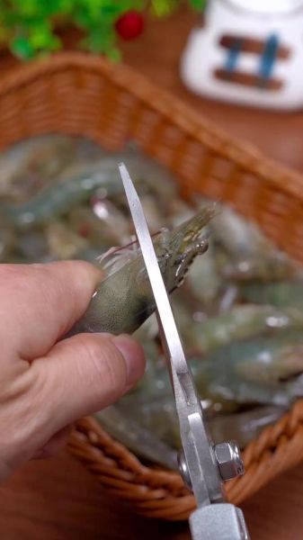 虾线可以吃吗_虾线怎么去除-第2张图片-山城妙识