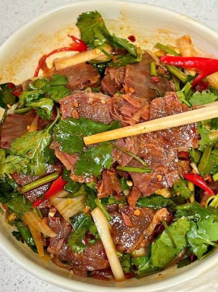 凉拌牛肉调料汁怎么调_凉拌牛肉汁比例是多少-第3张图片-山城妙识