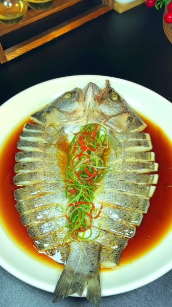 清蒸鱼怎么切花刀_清蒸鱼花刀有几种-第3张图片-山城妙识