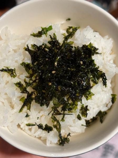 拌饭海苔饭团怎么做_海苔饭团用什么米最好-第3张图片-山城妙识