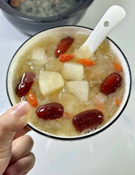 雪梨银耳汤热量是多少_减肥能喝吗-第3张图片-山城妙识 雪梨银耳汤热量是多少_减肥能喝吗-第3张图片-山城妙识