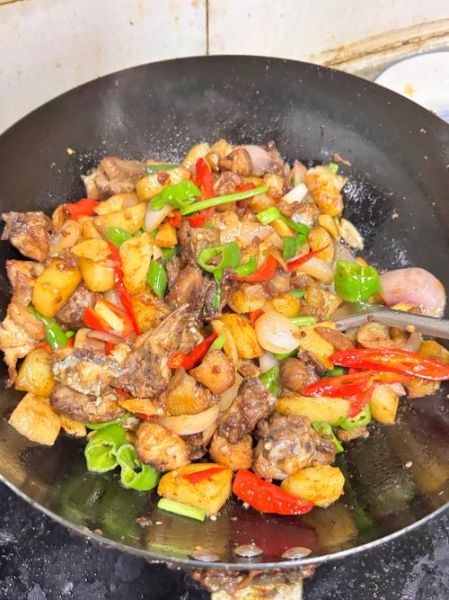 干锅鸡怎么做_干锅鸡需要哪些配料-第2张图片-山城妙识